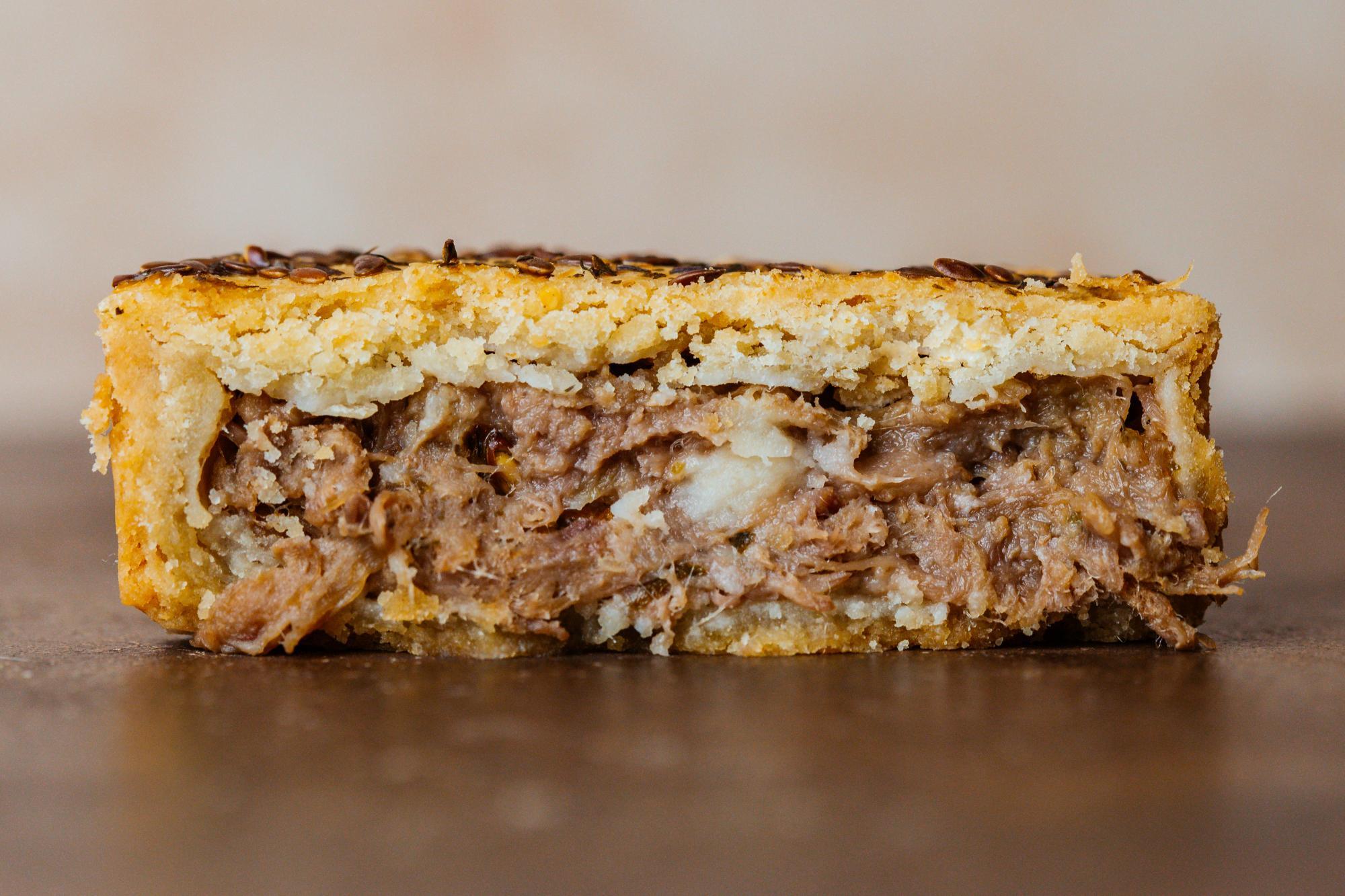 MINI TORTA DE CARNE LOUCA COM CATUPIRY